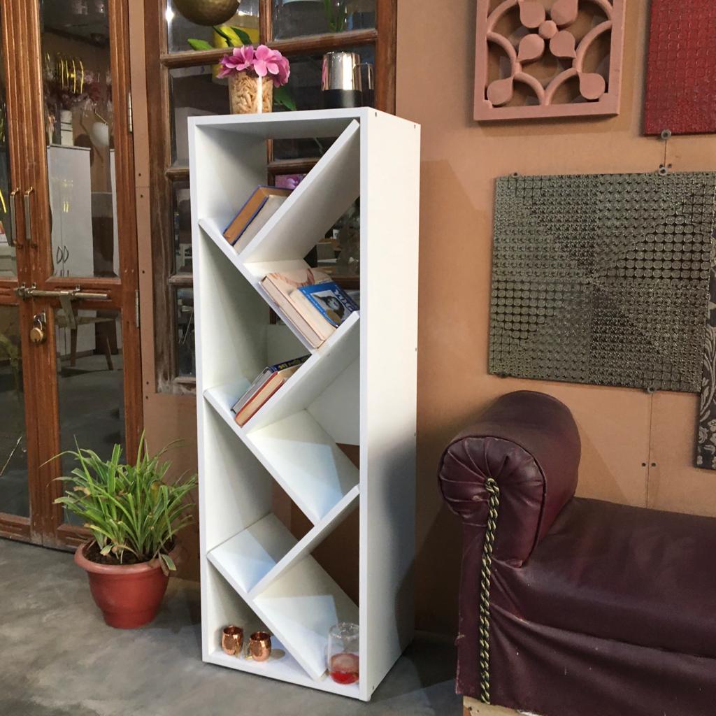 Simple Closed Bookshelf