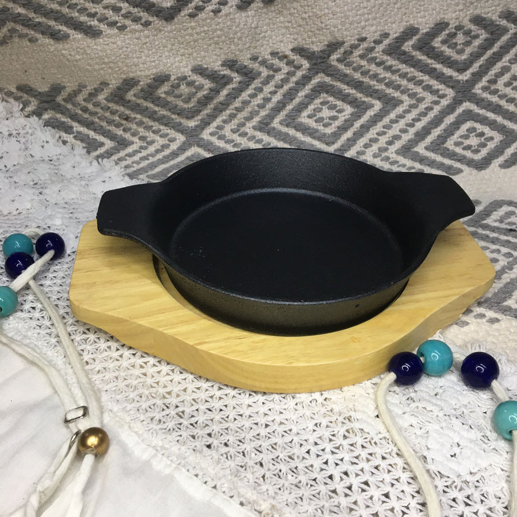 Round Cast Iron Plate Sizzler With Wooden Base | MK – PeelOrange.com